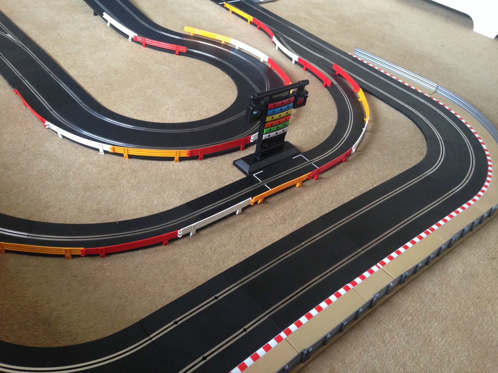 Scalextric Digital Large Layout with Pit Lane & Pit Lane Game & 4 ...