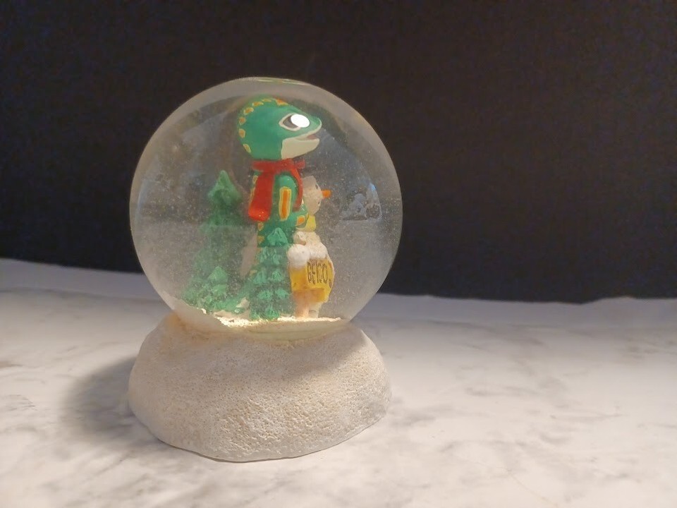 Rare Geico Lizard Car Insurance Company Snow Globe. 3.5" Tall. Winter ...