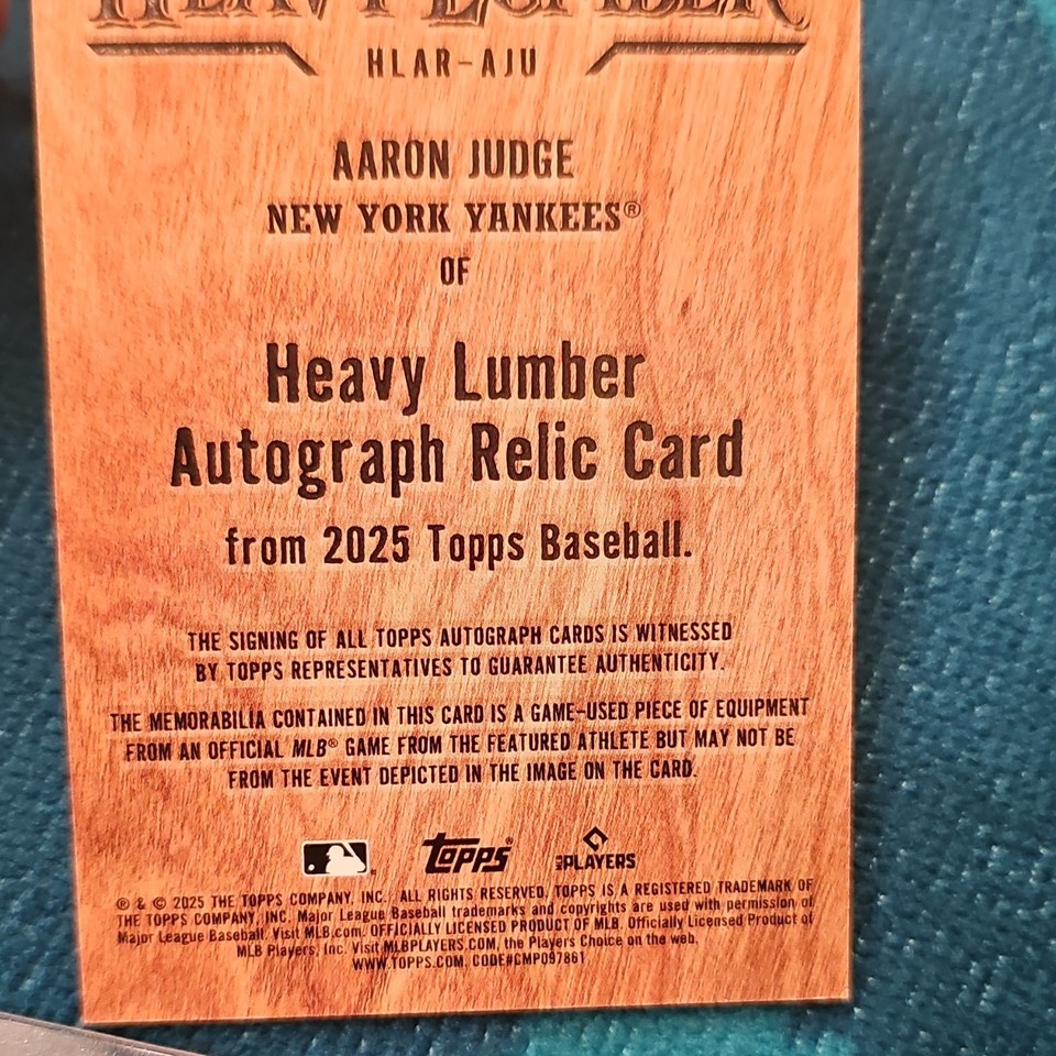 2025 Topps Heavy Lumber Aaron Judge Autograph Relic Card Game-Used Bat ...
