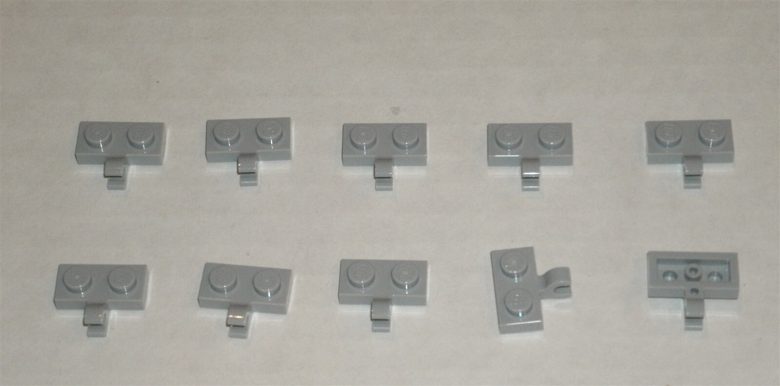 LEGO NEW 1x2 Light Bluish Grey Plate Horizontal Clip (10x) 6028812 ...