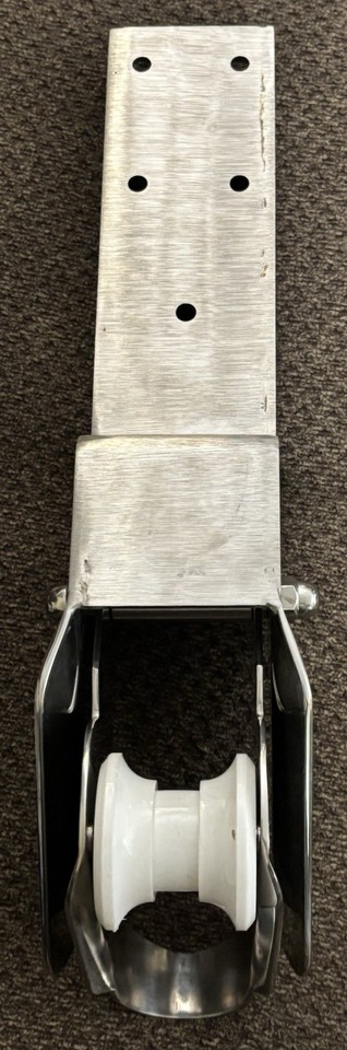 ISURE MARINE Stainless Steel Hinged/Pivoting Boat Anchor Bow Roller ...