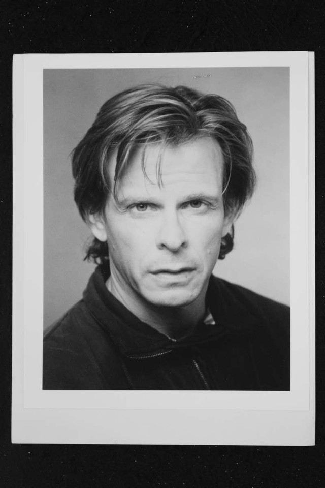 Marc Singer - Signed Autograph and Headshot Photo set - V: THE FINAL ...