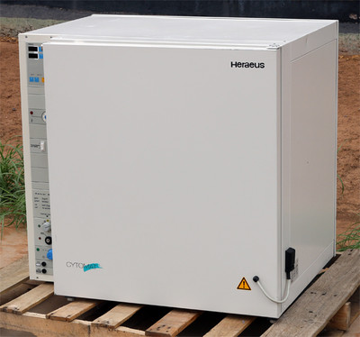 Incubators - Heraeus Cytomat