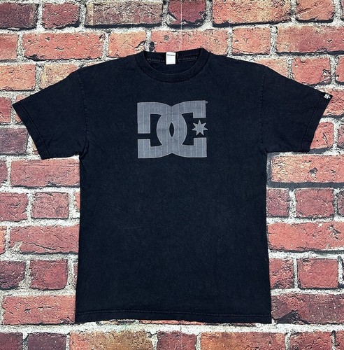 Vintage DC Shoes Logo Graphic T-shirt Skateboarding Cyber Grunge Y2K ...