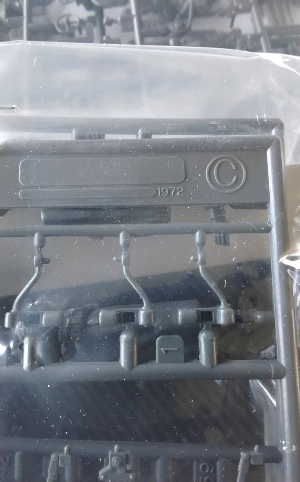 TAMIYA #35017 GERMAN 88MM GUN FLAK 36/37 FIGURES 1/35 SCALE MODEL Open ...