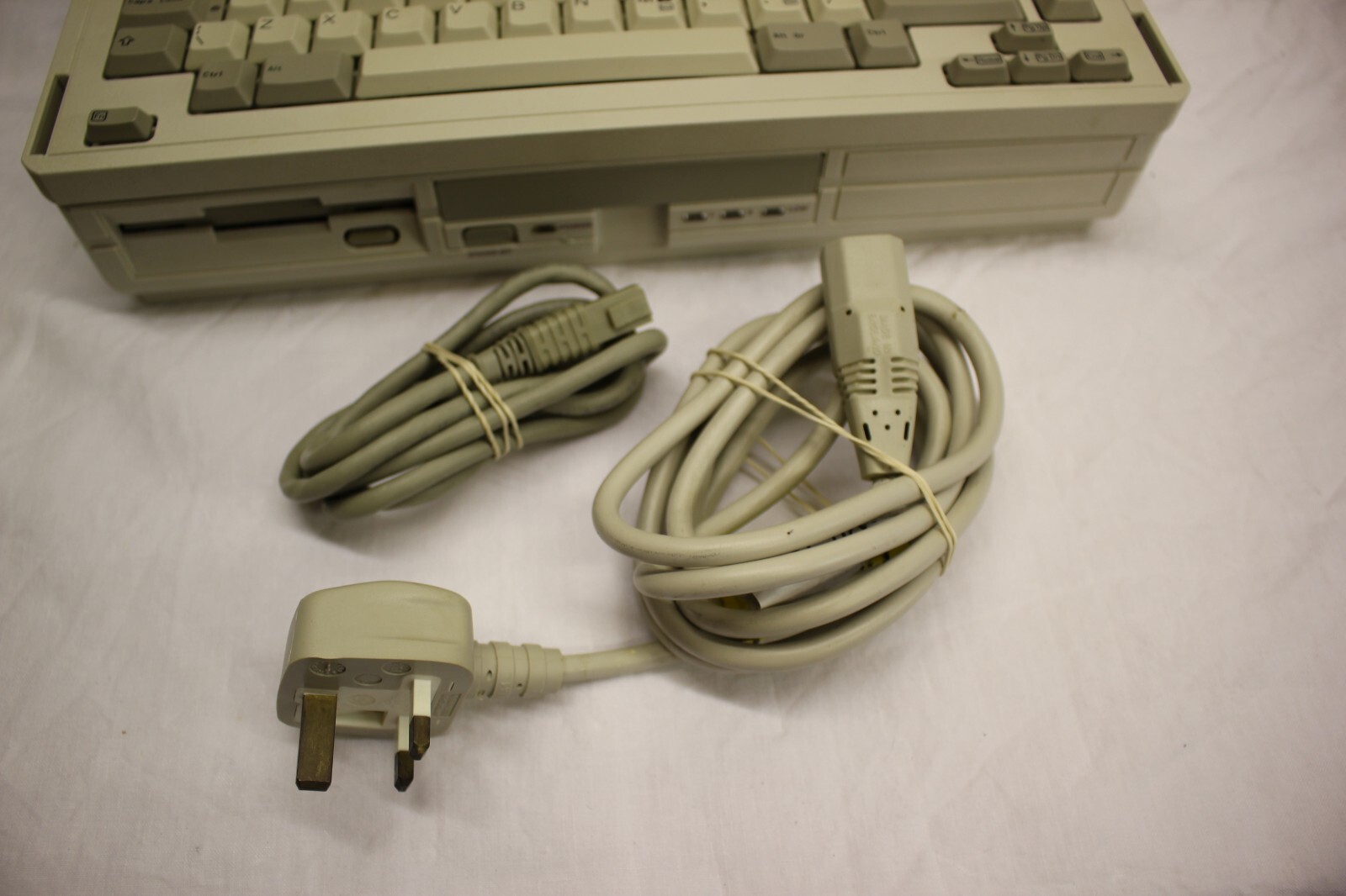 COMPAQ SLT 386S/20 PORTABLE COMPUTER LAPTOP VINTAGE RARE WITH PSU SPARE ...