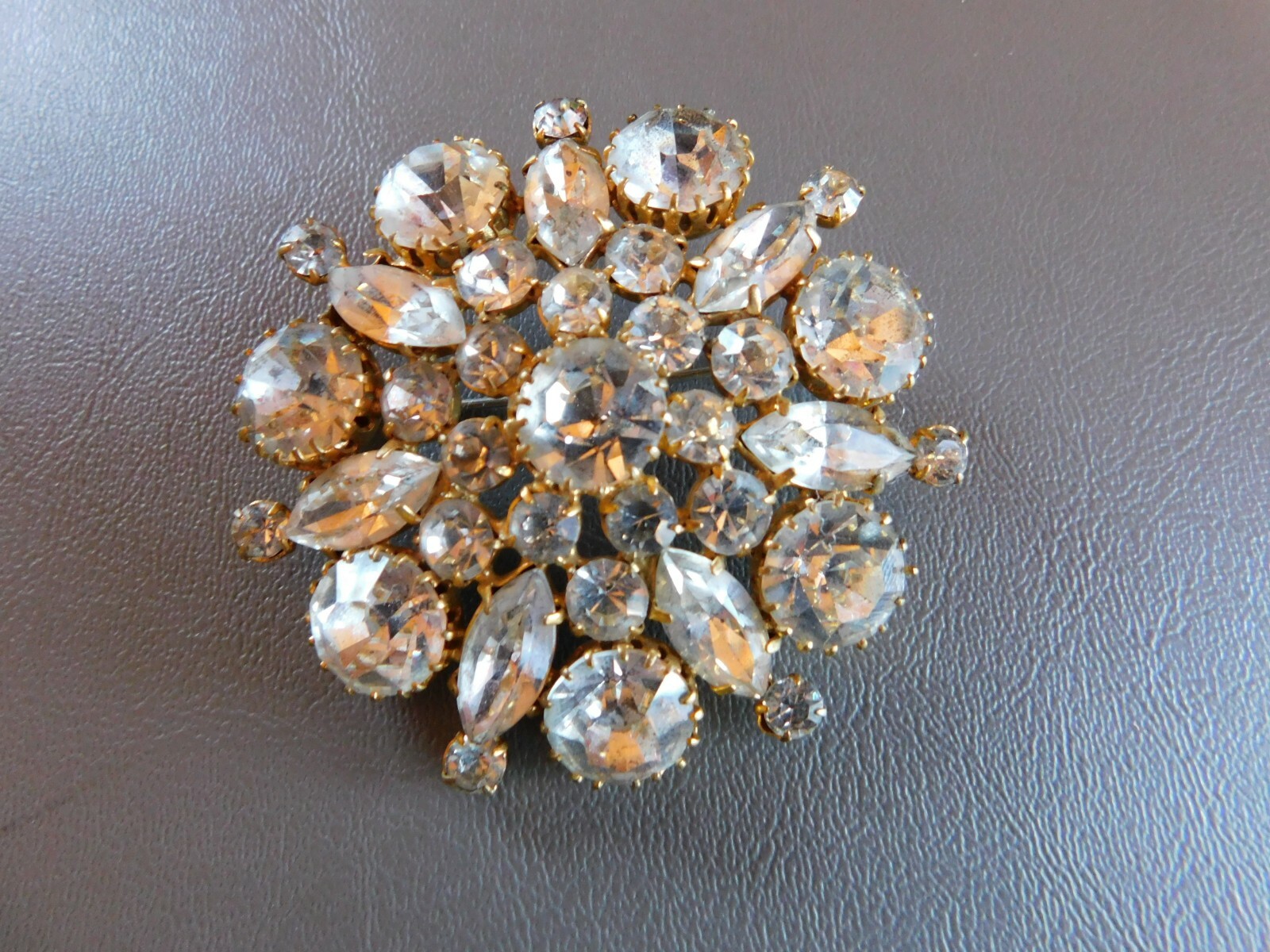 LARGE VINTAGE RHINESTONE BROOCH PIN HIGH END PRONG SET - Gem