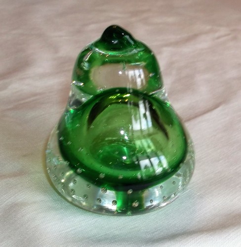 PRETTY VINTAGE ART GLASS GREEN BELL PAPERWEIGHT Controlled Bubbles | eBay