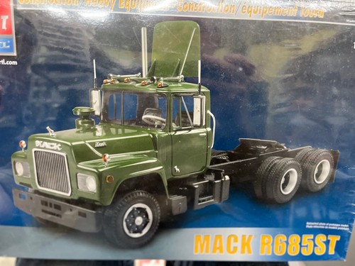 AMT 38100 Mack R685ST Truck Semi Tractor 1/25 McM KIT FS vintage | eBay