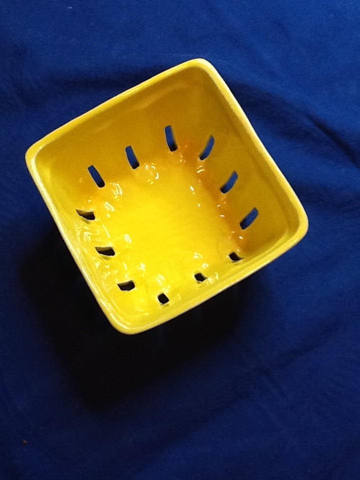 YELLOW CERAMIC BERRY BASKET 4 1/8" 012226A | eBay