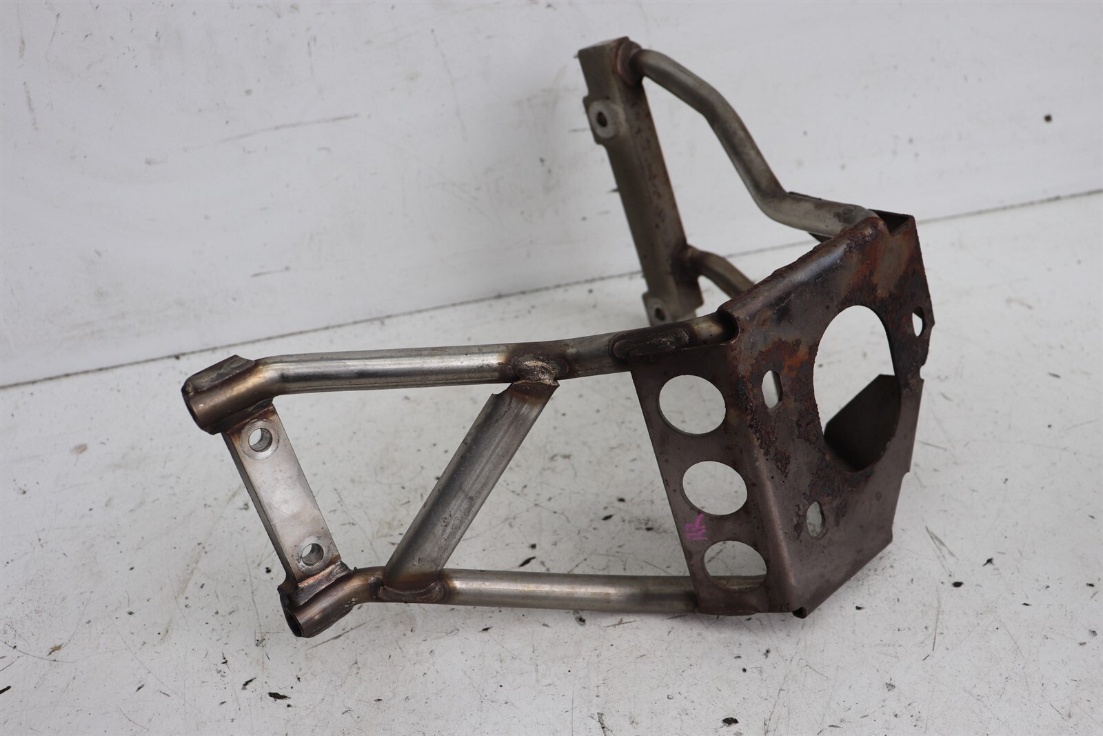 Porsche 911 996 GT3 2004 Exhaust Muffler Support Bracket RHS ...