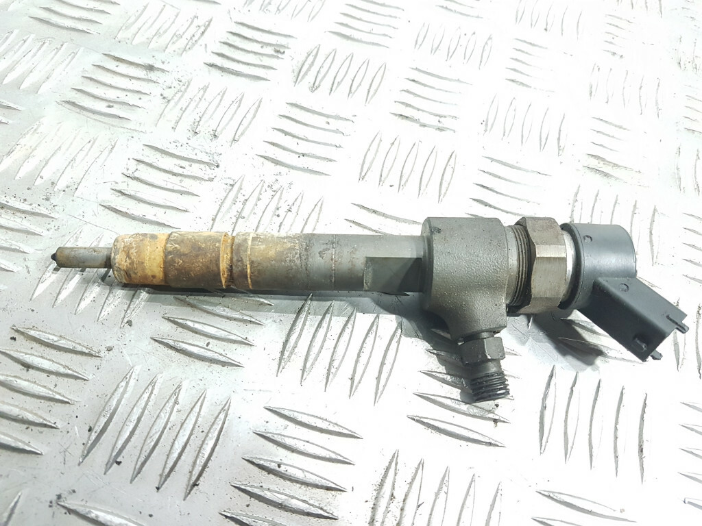 Fiat Punto 2000 diesel injector injection nozzle 0445110019 59kW ...