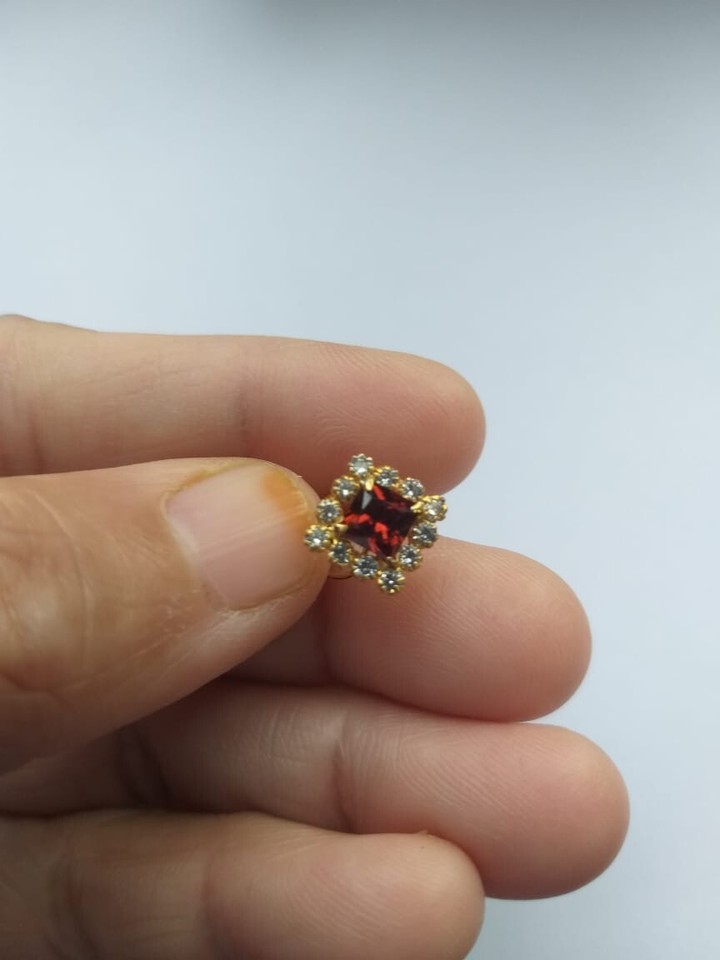 Designer Nose Pin Piercing Red Crystal Big Stud Jewelry Nose Screw Gold ...