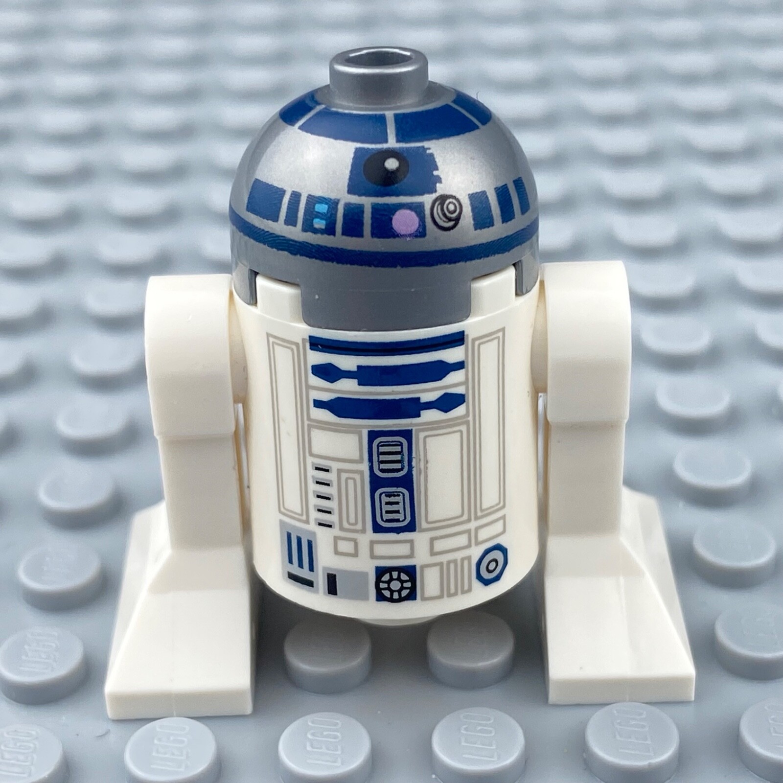 LEGO Star Wars R2-D2 Minifigure sw0527 Astromech Droid Flat Silver Head ...