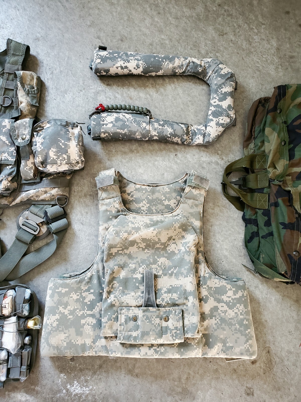 HGU-56 Flight Helmet Lot, Pilot Helmet, Survival Vest, LPU-40, Air ...