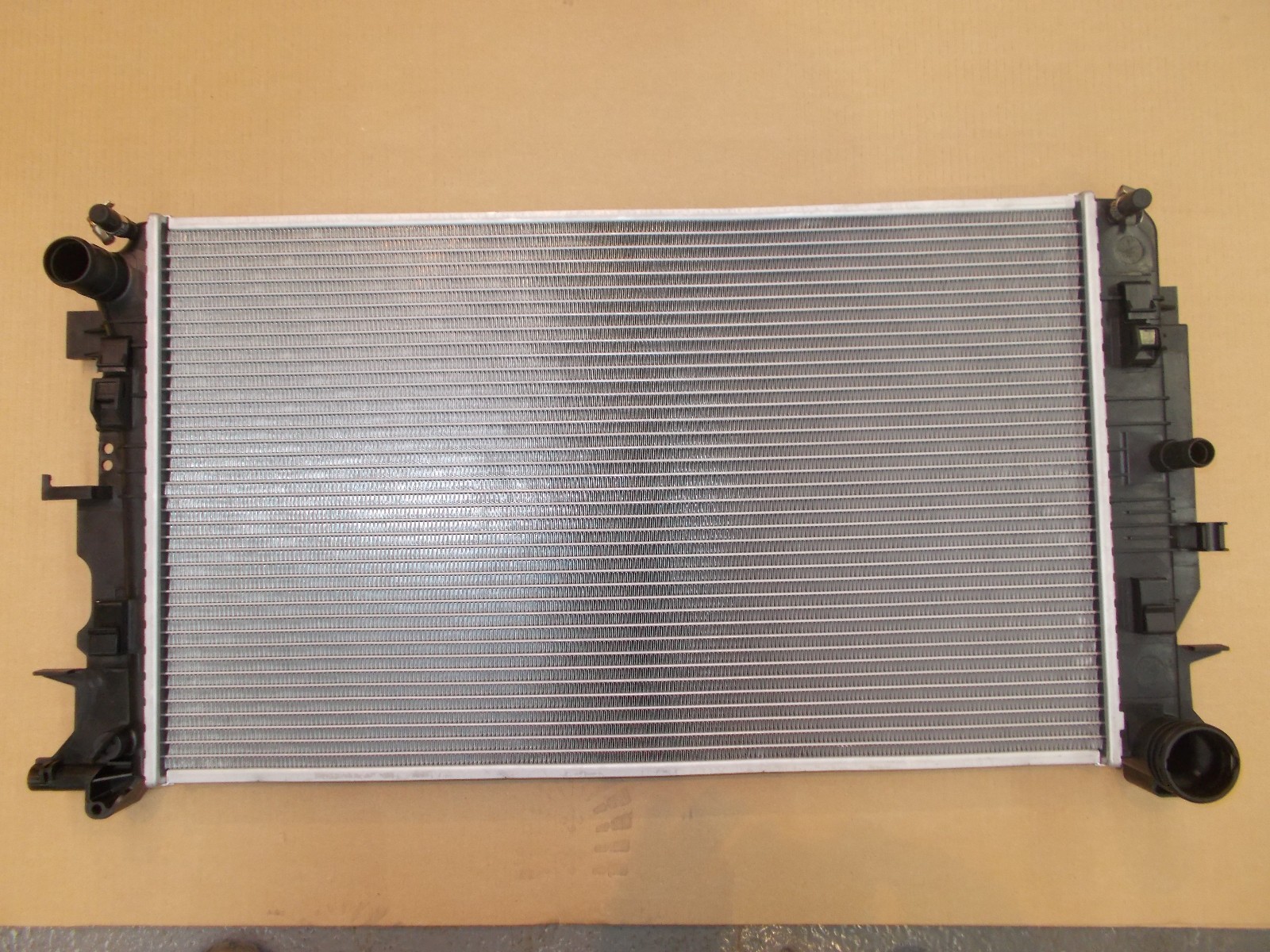 NEW RADIATOR FITS VW CRAFTER 2006 TO 2016 / MERCEDES SPRINTER MANUAL ...