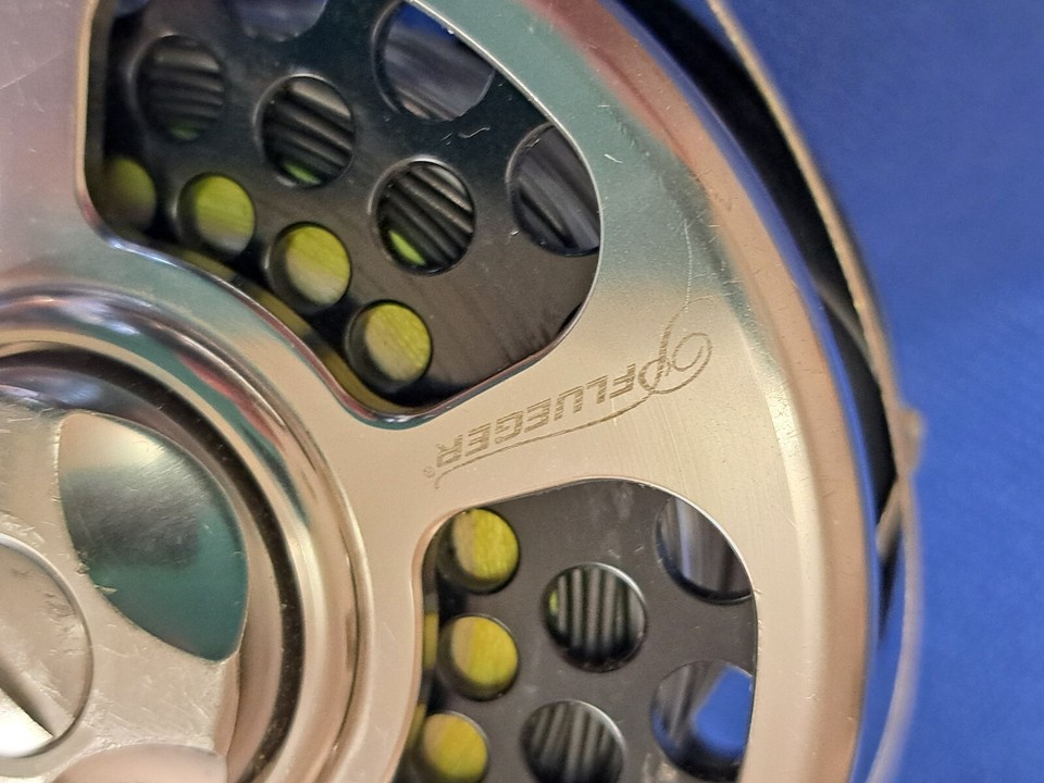 Pflueger Trion #204 Model 1978 Large 3.5" Arbor Fly Fishing Reel | eBay