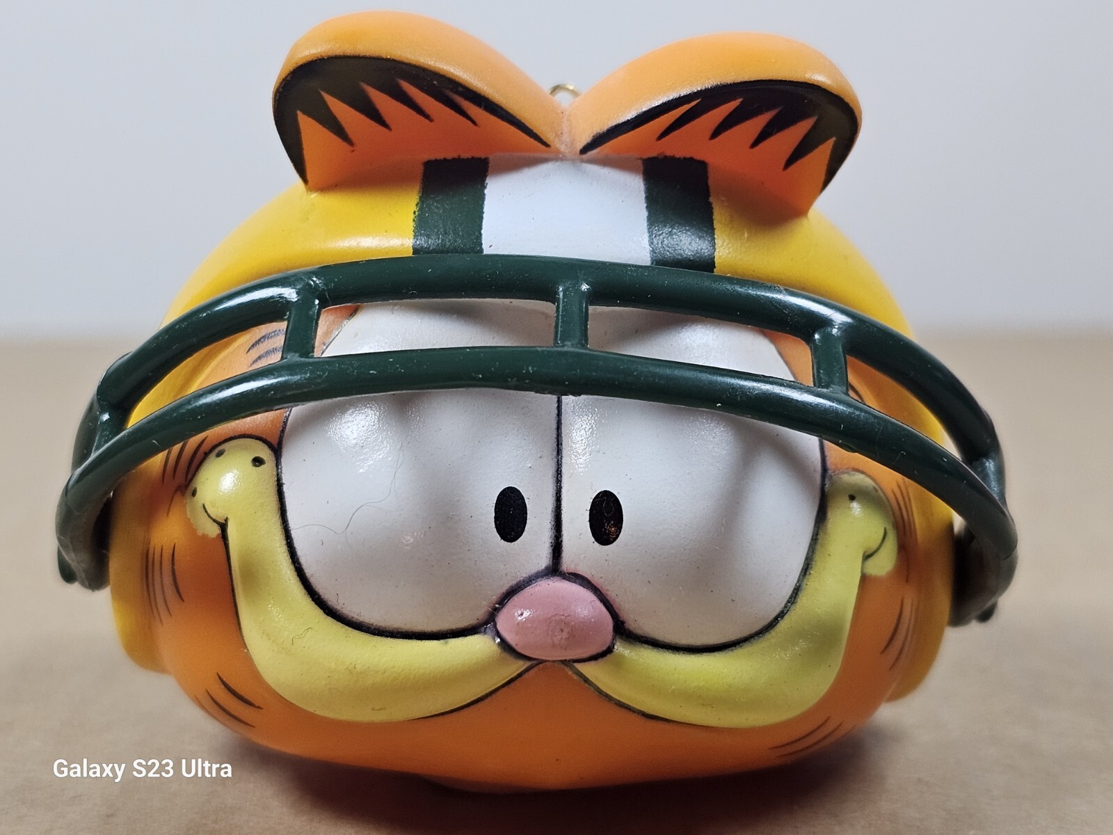 Enesco Green Bay Packers 1978 NFL Helmet on Garfield Christmas Ornament ...