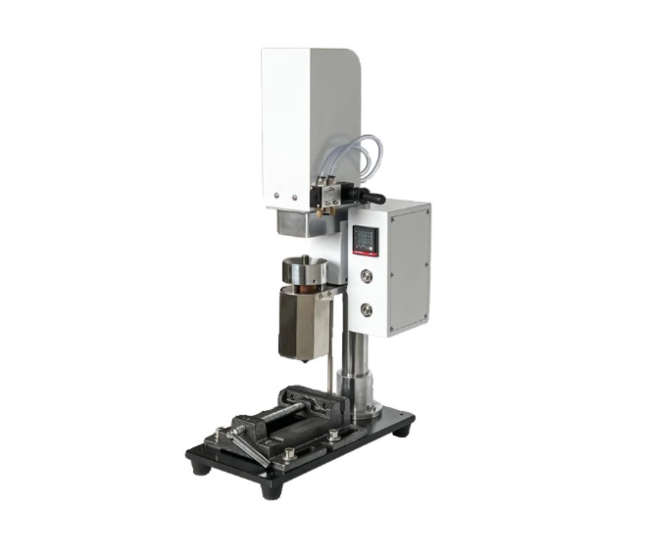 Compact Vertical Pneumatic Injection Molding Machine Desktop Molding ...