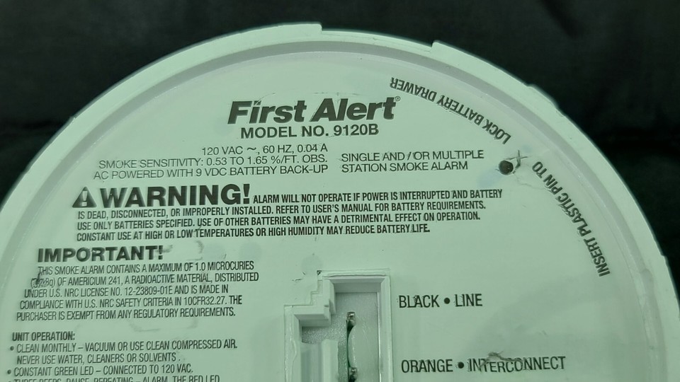 First Alert Hardwired Smoke Alarm with Battery Backup - White (9120B ...