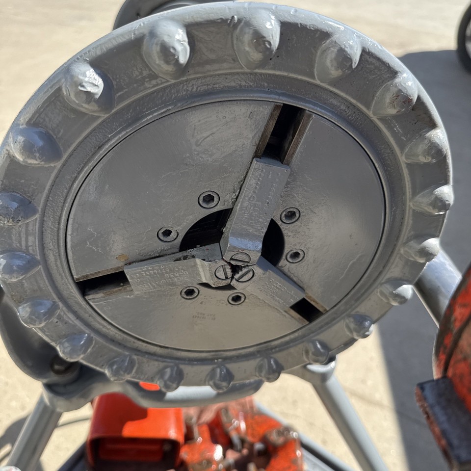 Ridgid 300 Pipe Threader 1/2"-2" Threading Machine 2 Dies Tripod (ter3 ...