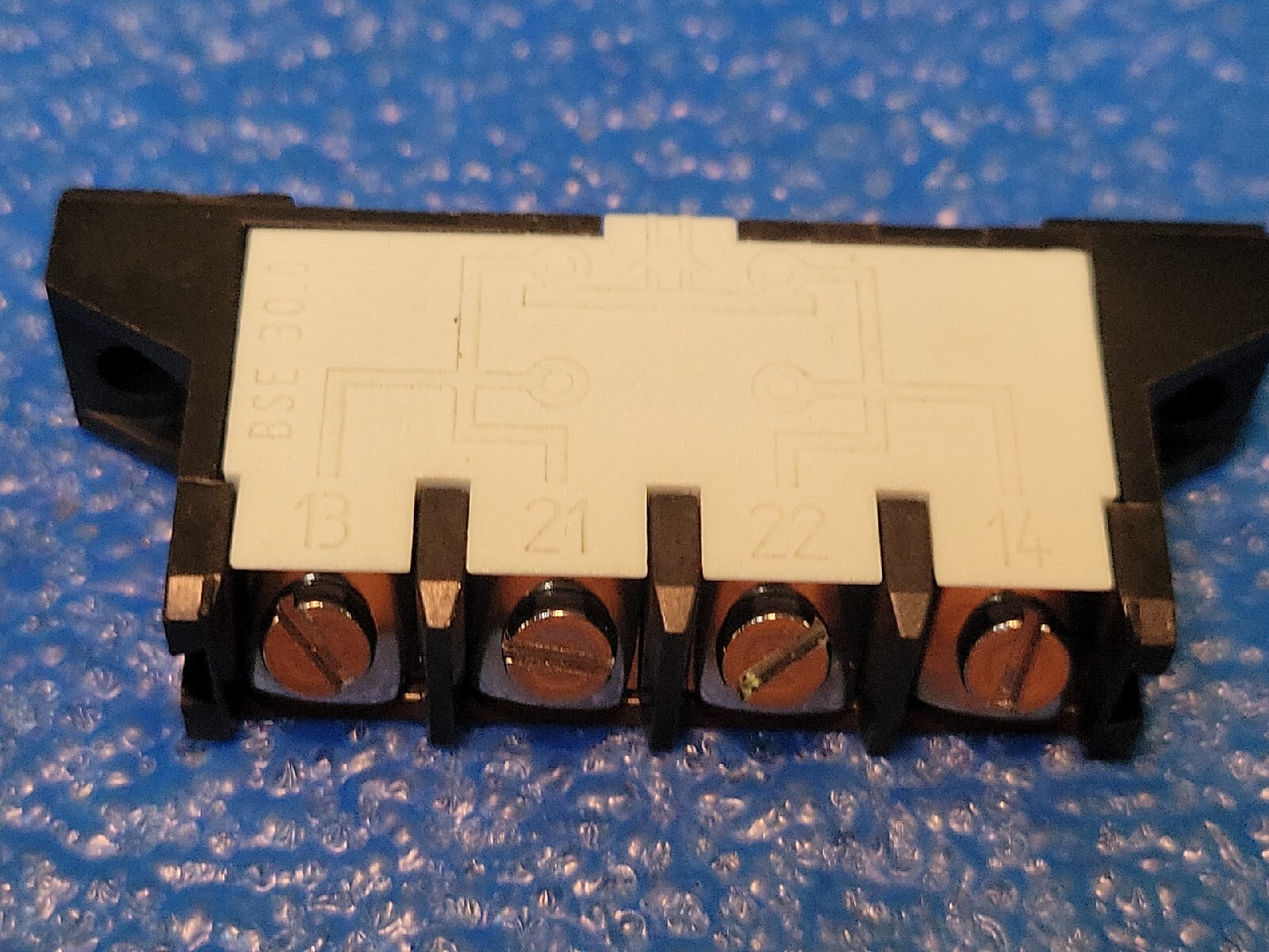 New Balluff Micro Switch BSE 30.0 | NEW Kit w/ Instructions, Screws ...