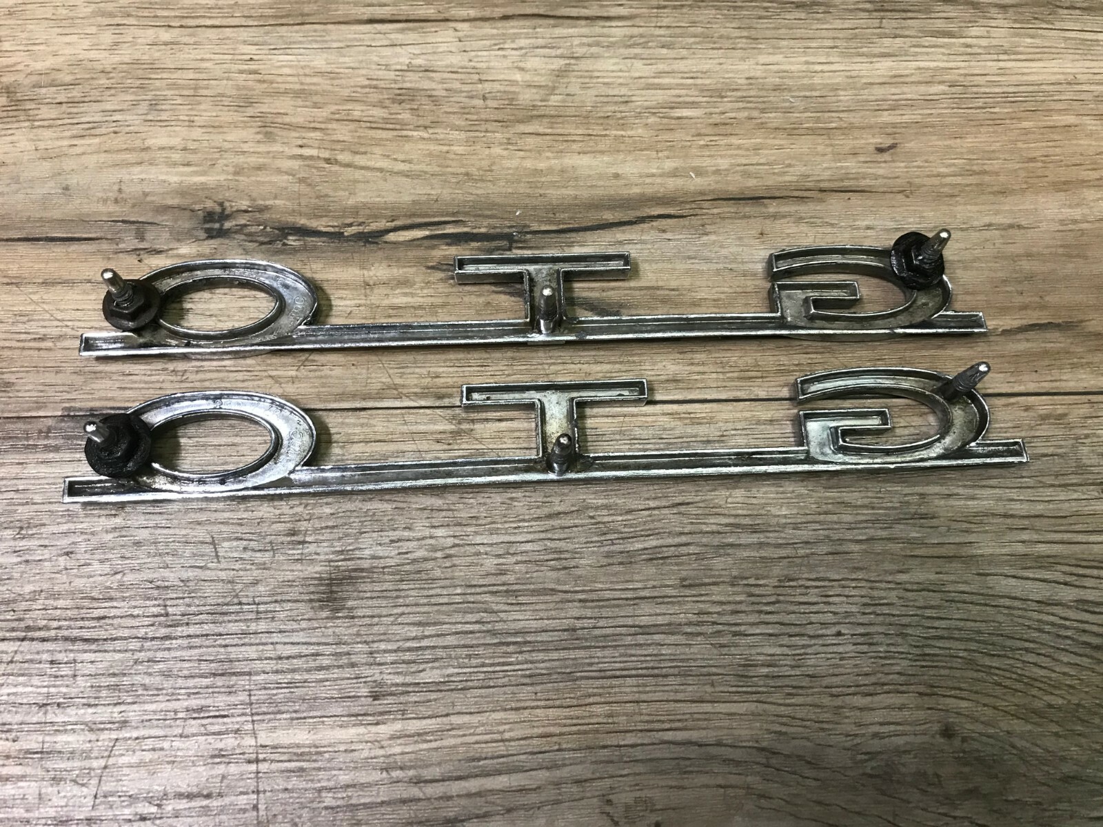 1965 65 PONTIAC GTO USED GM 1/4 PANEL SCRIPT EMBLEM SET OEM | eBay