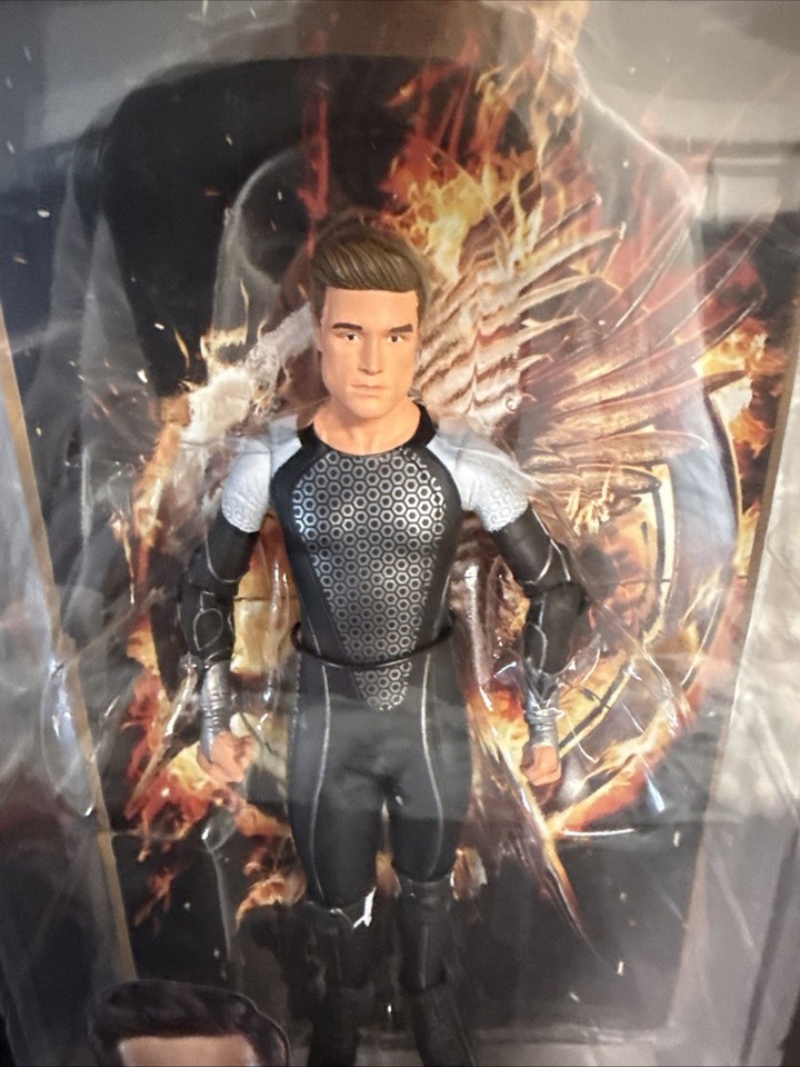NECA Hunger Games Catching Fire Peeta Mellark Action Figure | eBay