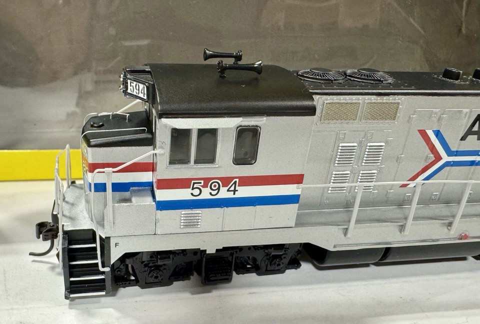 Athearn 91537 HO Scale Amtrak CF7 Rd 594 New! | eBay