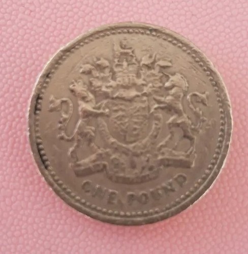 Rare 1983 Old Circulated Round £1 Coins One Pound Coin - Upside Down ...