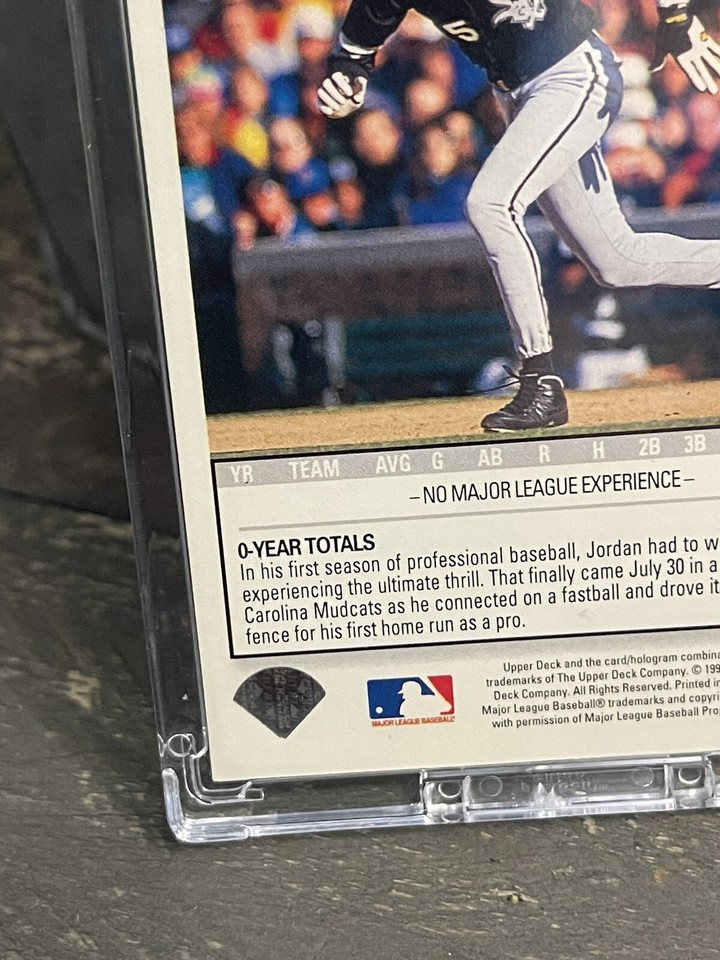 Michael Jordan BASEBALL ROOKIE CARD - AUTHENTIC / ORIGINAL - Upper Deck ...