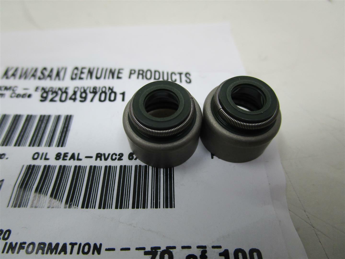 2 Genuine Kawasaki 92049-7001 Oil Seals 92049-7001 FH381V FH430V FH480V ...