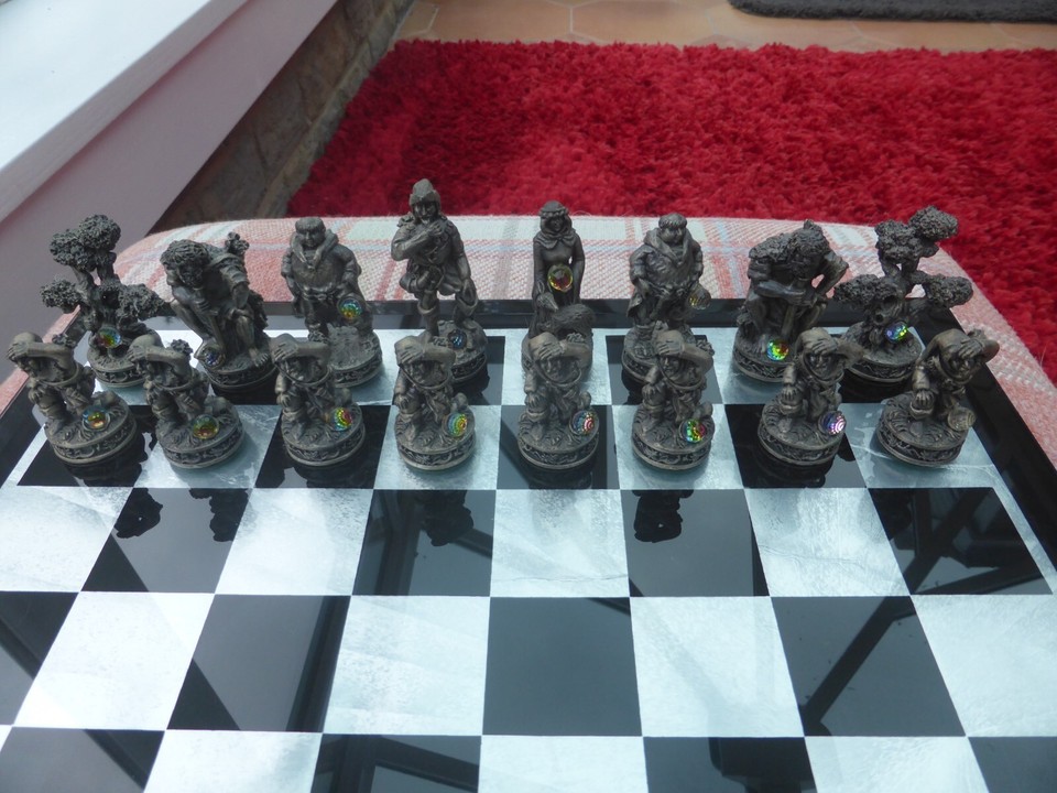 Tudor Mint - 4361 Robin Hood Chess Set - V Rare Myth and Magic Board ...