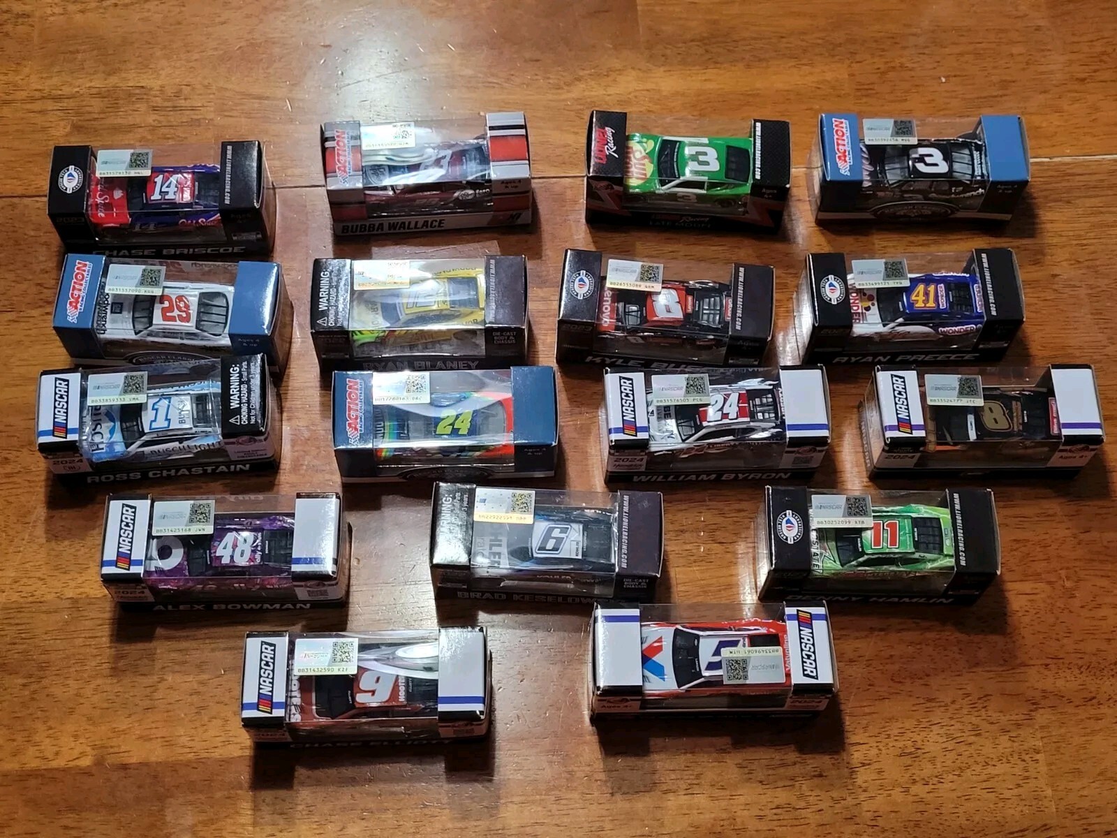 Lionel Racing 1/64 Scale Diecast NASCAR Lot Earnhardt, Gordon, Elliot ...