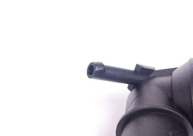 Genuine VW VOLKSWAGEN Radiator Coolant Hose Line Upper Coupling ...