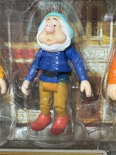 Disney World Snow White & 3 Dwarfs Town Square Friends in Box | eBay
