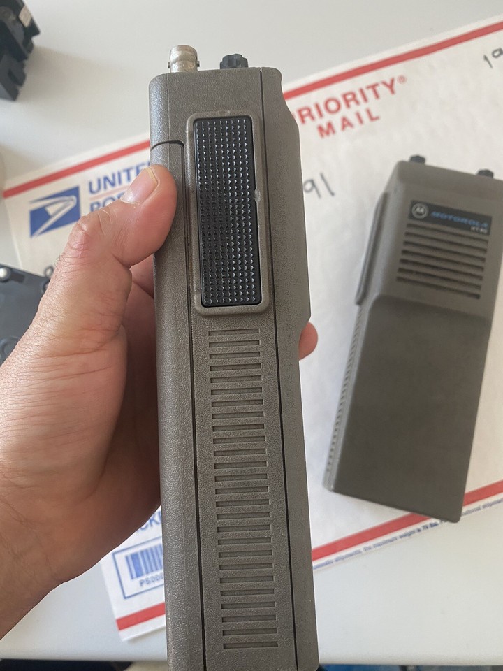 2 Motorola HT90 H33HMU1124AN Walkie Handie Talkie TX MHz Radio AS IS ...
