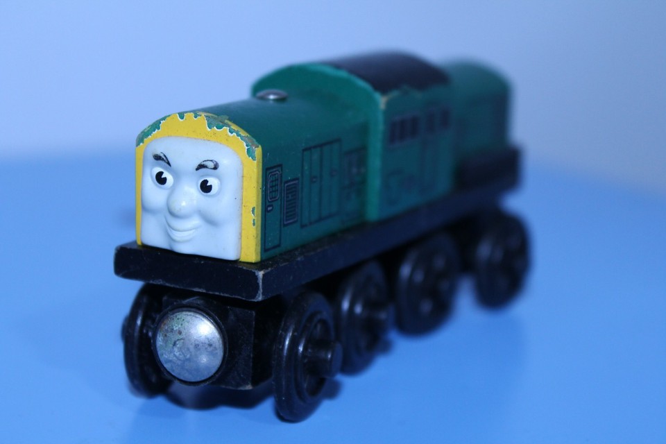 Thomas & Friends Wooden Railway Train Tank Engine DEREK The Diesel Rare ...