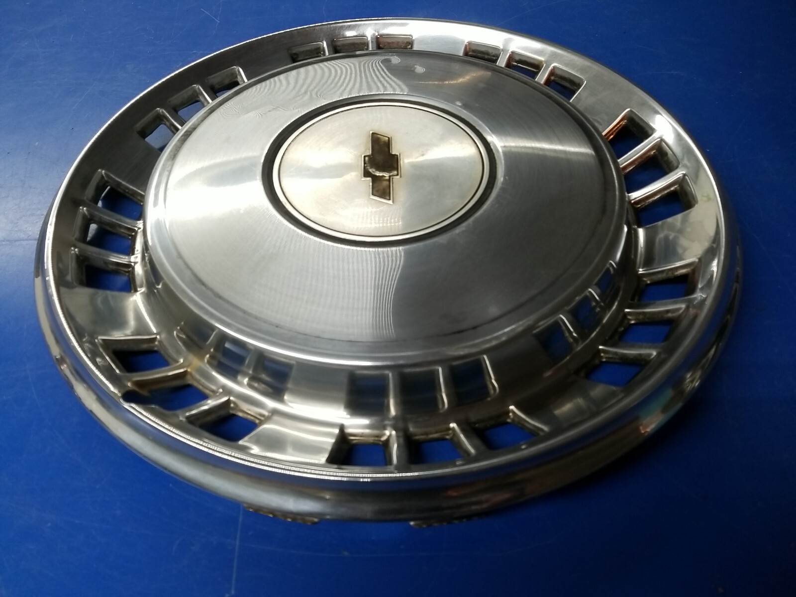 *ONE* Vintage 1980-1985 Chevrolet Caprice Impala 15" Hubcap Wheel Cover ...