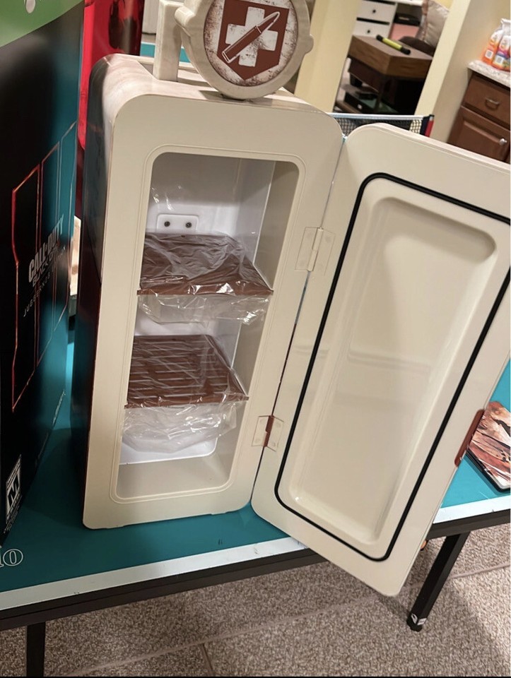 Call of Duty Black Ops 3 Juggernog mini-fridge | eBay
