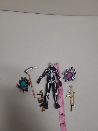 Fortnite Skull Trooper 6" Figure With Pickaxe, Guns, And Packs | eBay