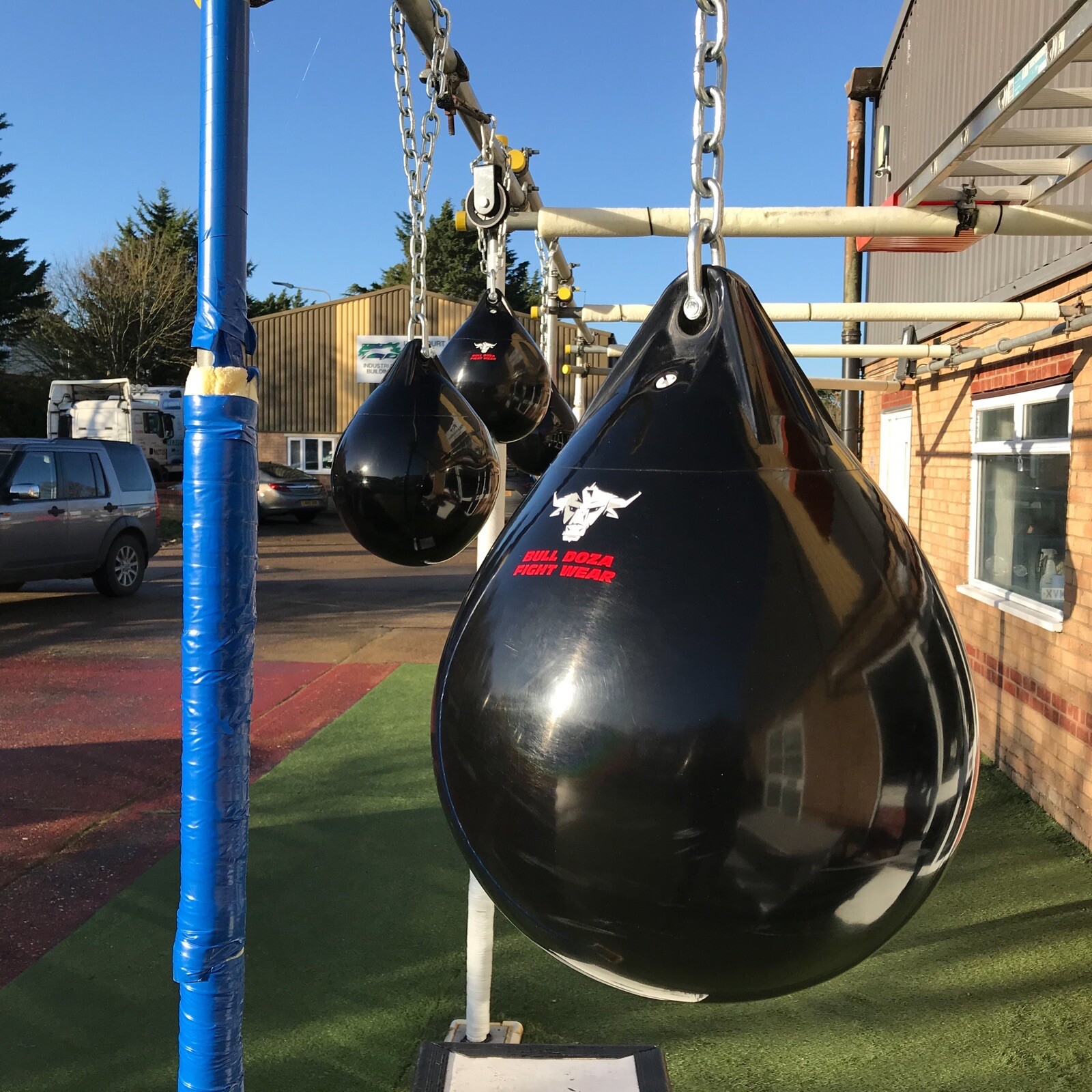 16” 30KG BULL DOZA FIGHT WEAR WATER PUNCH BAG - BOXING - MMA - UPPERCUT ...