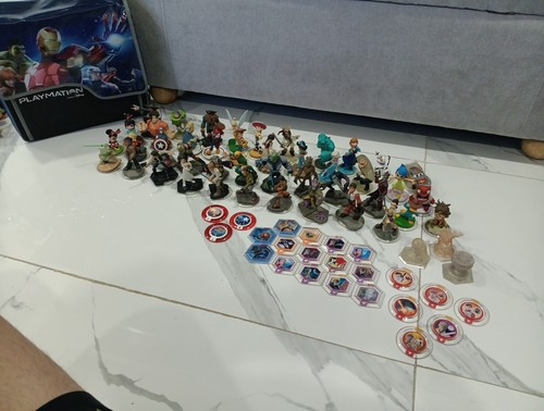 HUGE lot Of Disney Infinity Figures 60+ And Discs | eBay