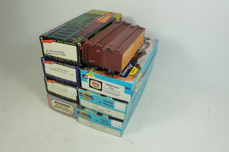 HO Athearn Roundhouse Beer 40' Box Car Wine Car Walthers Beer Can Car ...