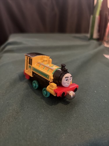 Thomas & Friends Take N Play Train Yellow Victor Goes To Sodor 2012 ...