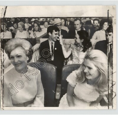 First Lady PAT NIXON w/ Daughter Tricia WASHINGTON DC 1972 Vintage ...