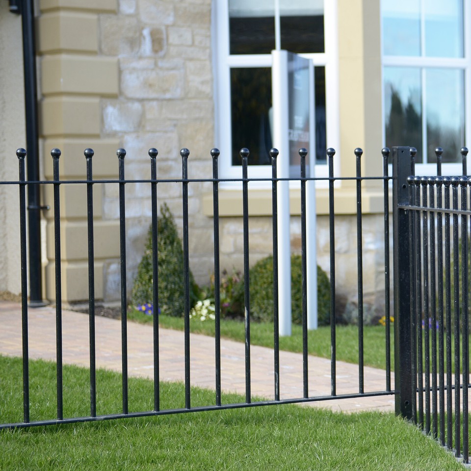 Ready Made Fence Panels & Posts Ball Top Plain Top Galvanised Metal ...