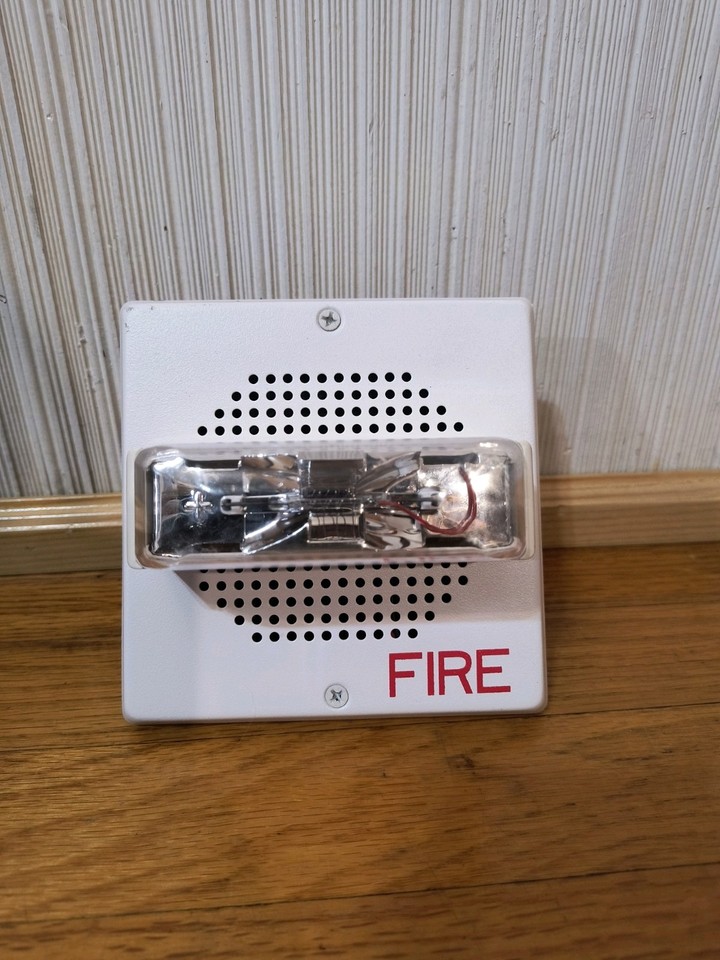 Cooper Wheelock CH70-24MCW-FW, Fire Alarm Chime Strobe, 24VDC, Wall ...