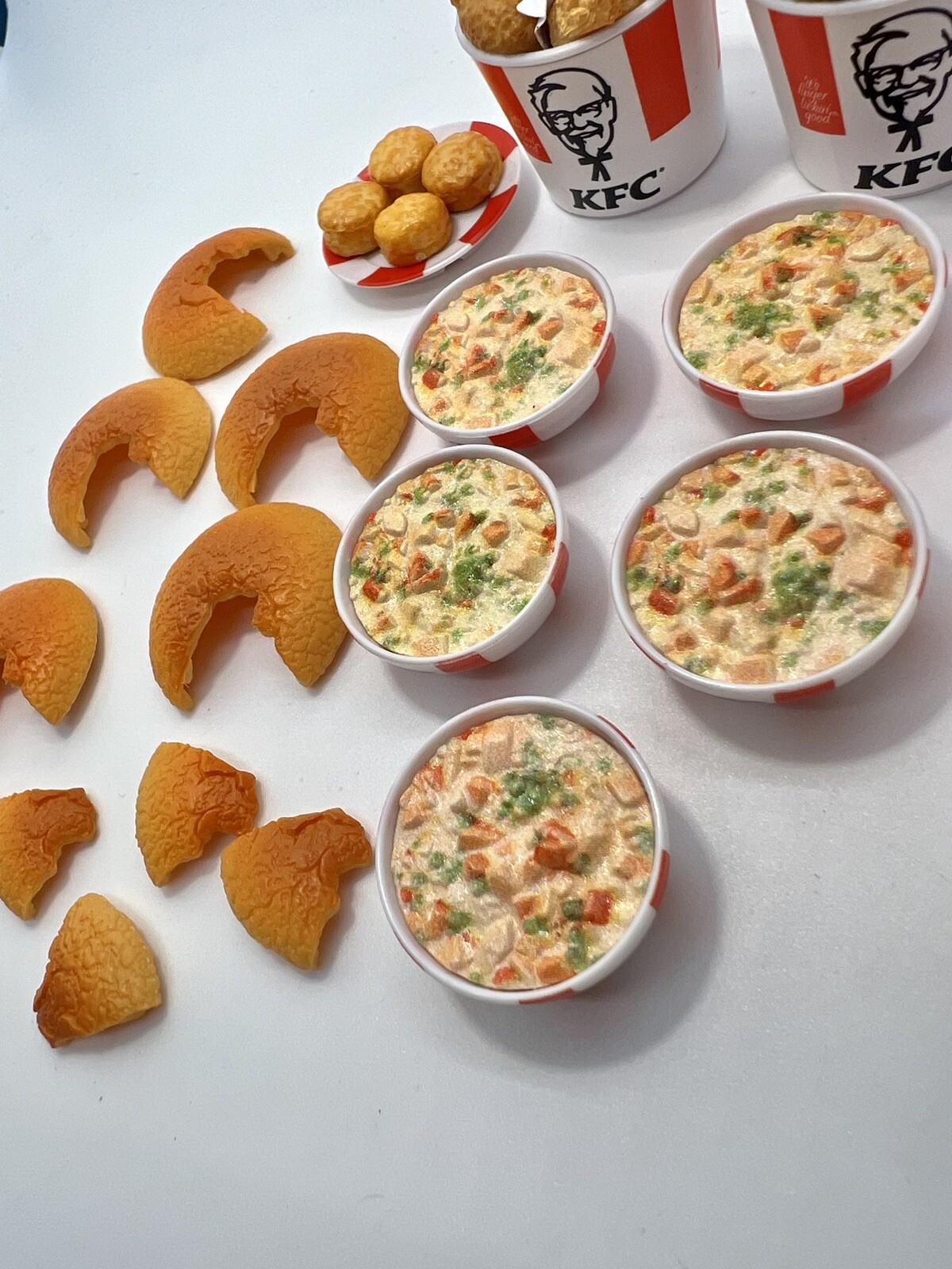 Zuru Surprise Mini Brands KFC Kentucky Fried Chicken Pot Pies Mixed ...