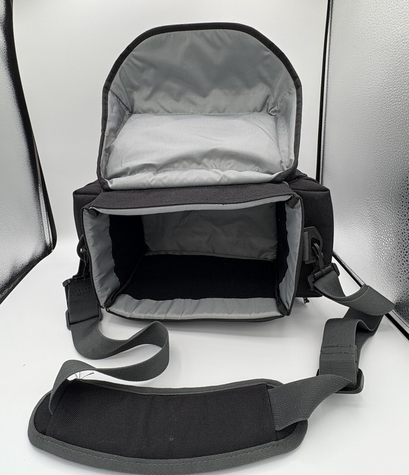 Canon Modular DSLR 15" Black Camera Carry Bag w/ Shoulder Strap – Open ...